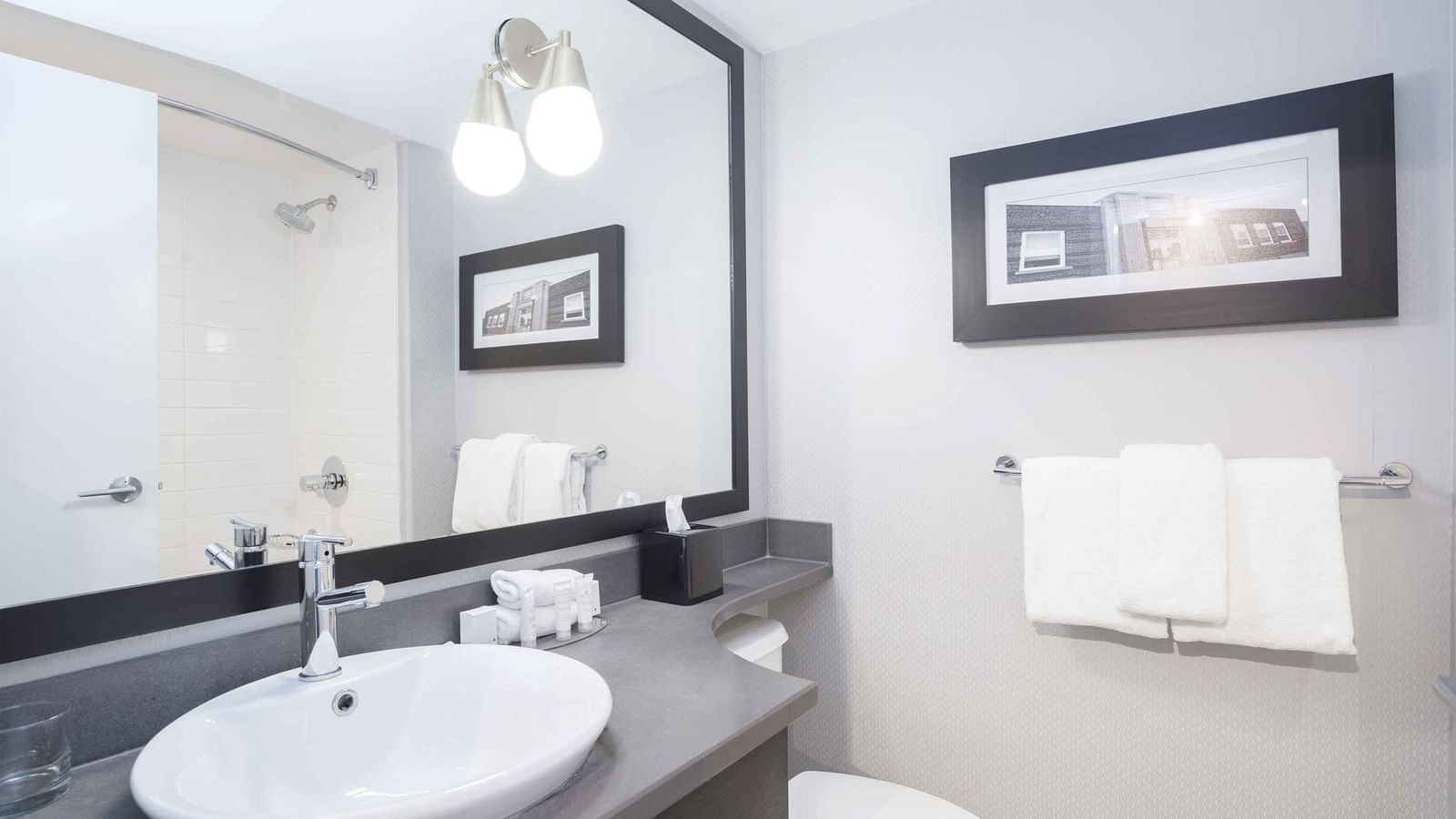 Studio Suite, 1 King Bed, Kitchenette | Sandman Signature Prince George