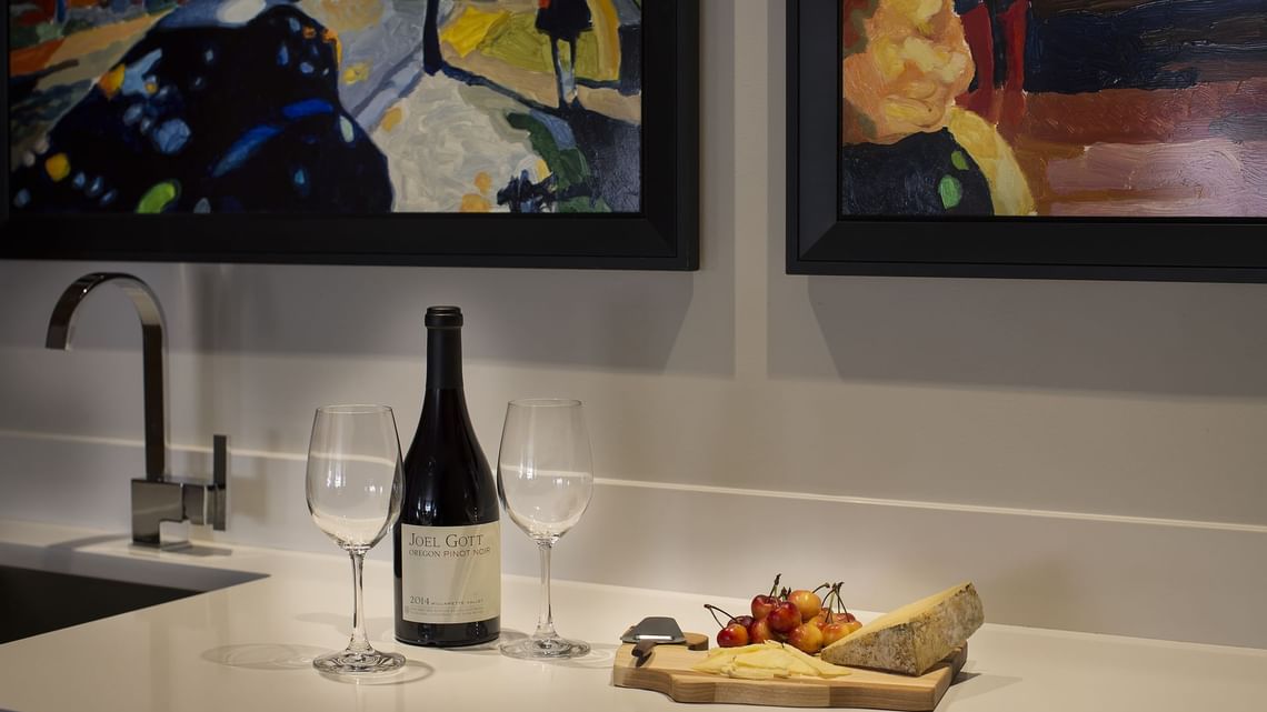 Cosmopolitan | Accommodations in Seattle