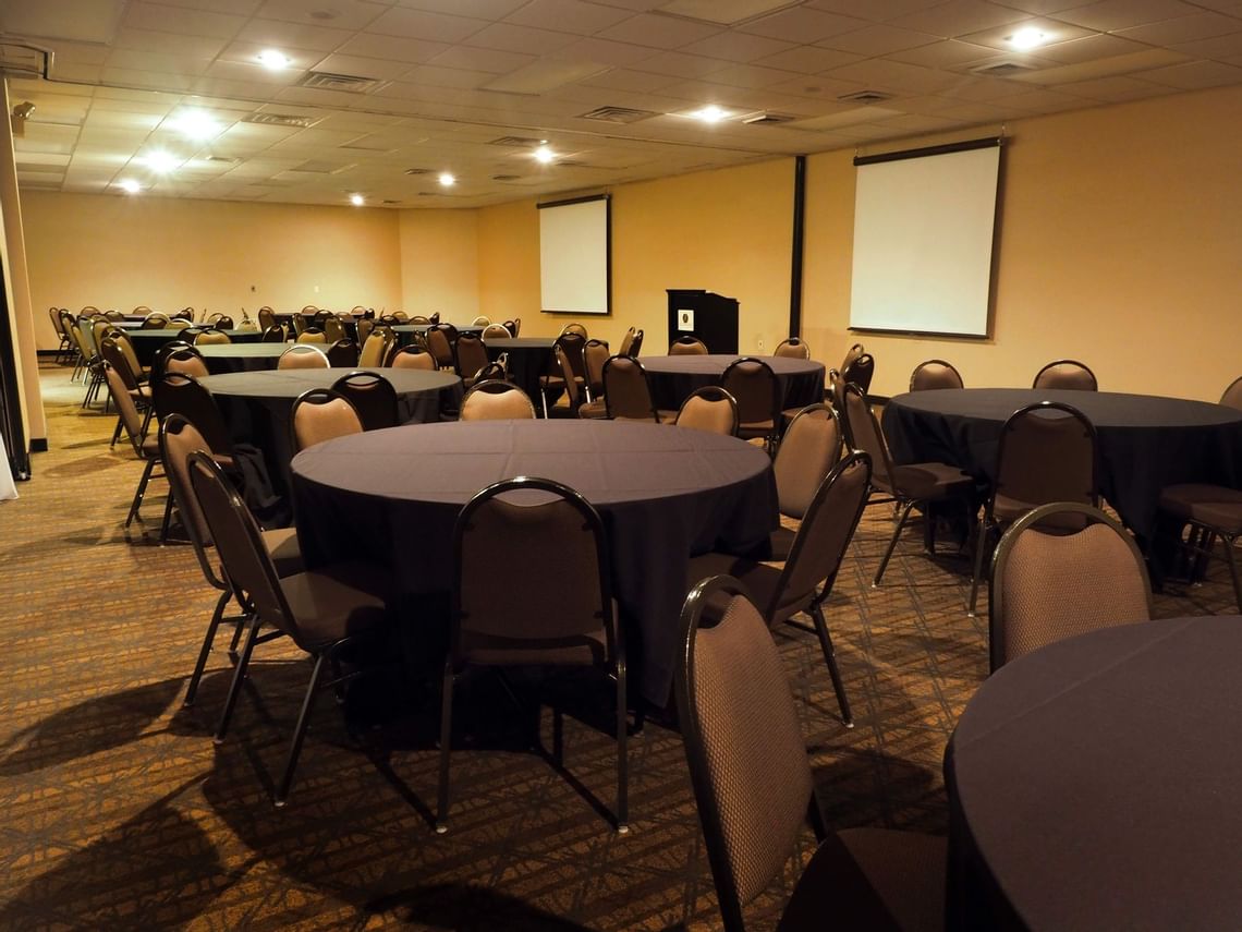 Cadillac Room - Evergreen Resort