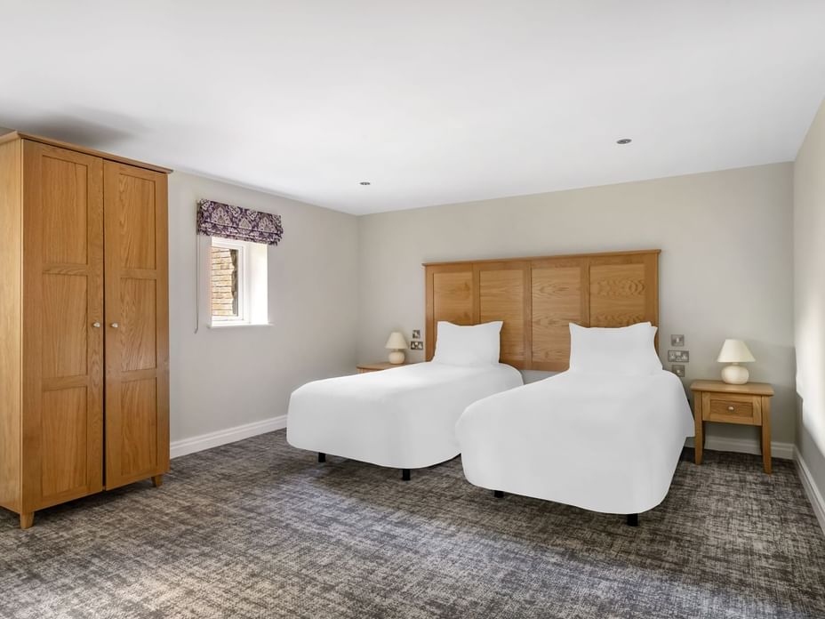 2-Bedroom Apartment (Sleeps 6) | Thurnham Hall Accomodations