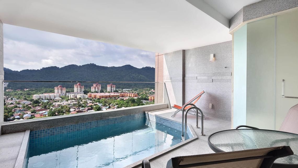 Executive Pool Suite: Family Hotel Suites in Penang with Private Pools