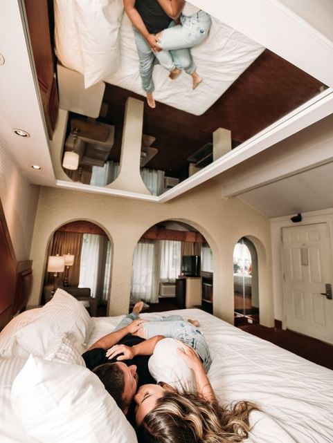 Unique Fall Packages At Cove Pocono Resorts Poconos Getaways