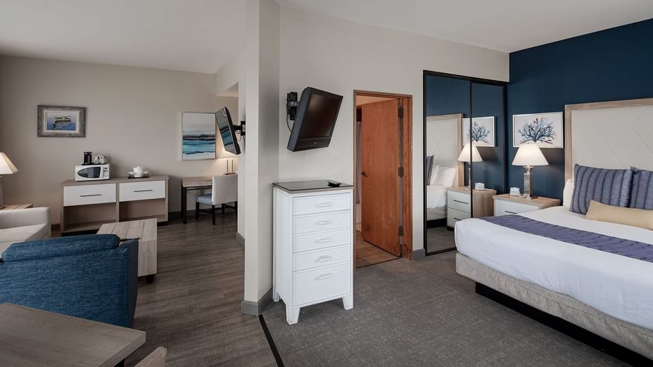 Room Details | Bay Club Hotel and Marina