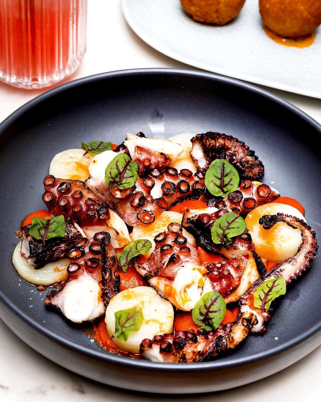 Hotels by Toronto Convention Center - The Sutton Place Hotel Toronto