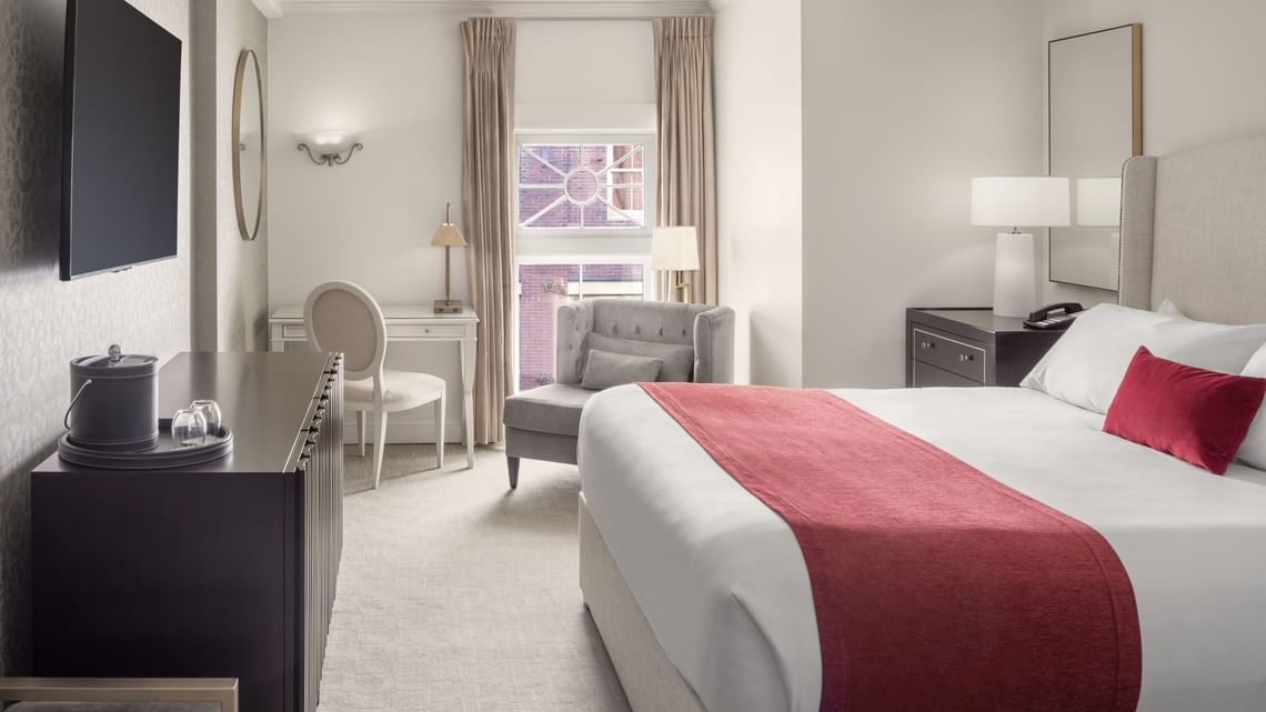 Deluxe King Room | Portland Regency Hotel Accommodation