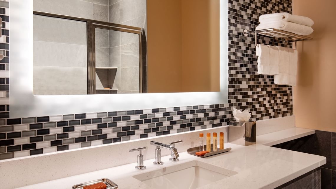 King Atrium View - Harborside Inn - Boston