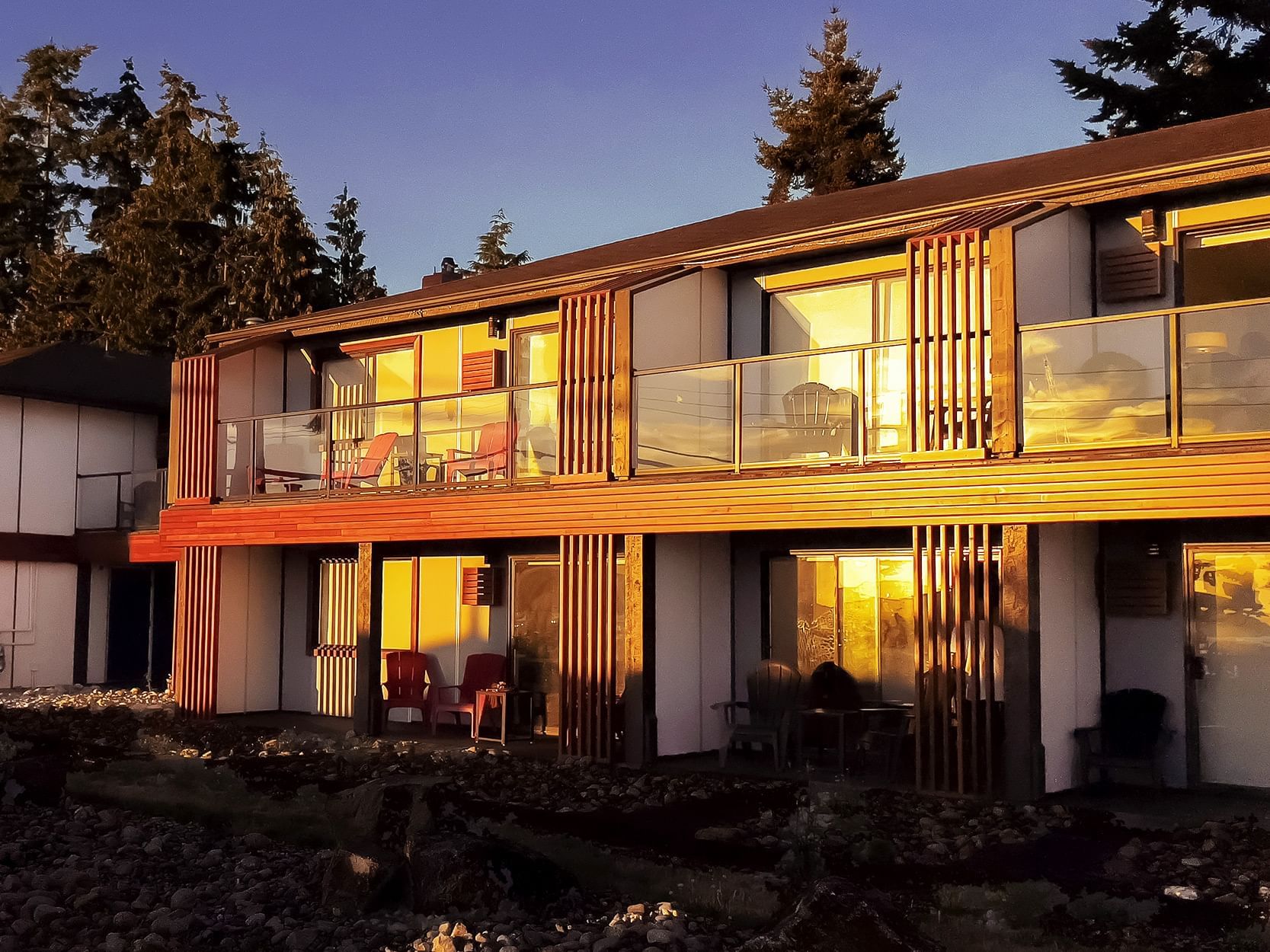 Gallery | The Oceanside, a Coast Hotel | Sechelt Hotels