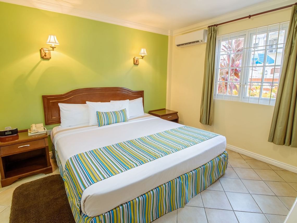 Croton Standard King | Bay Gardens Hotel Accommodation