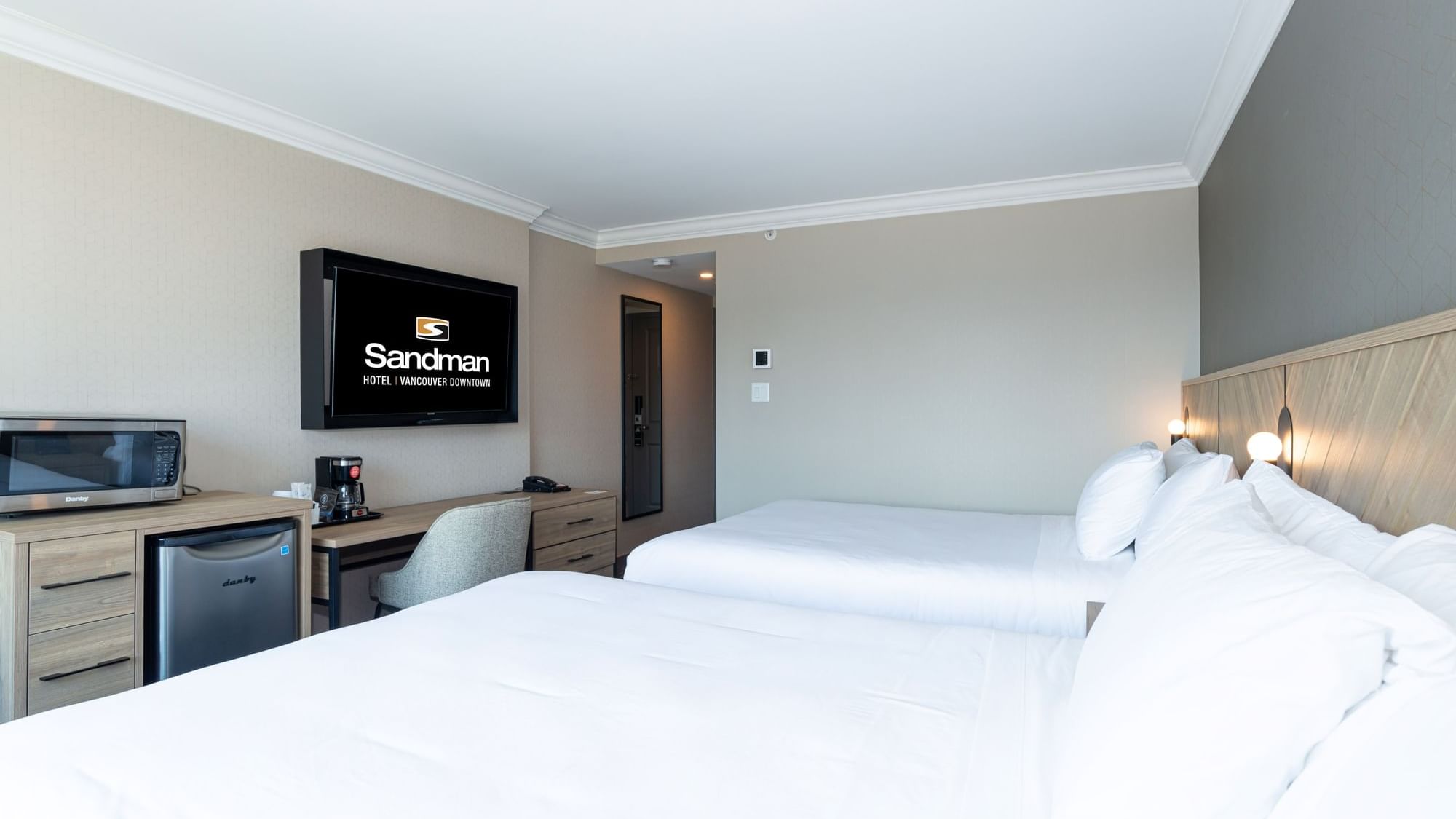Standard Room, 2 Queen Beds, North Tower | Sandman Hotel Vancouver City ...