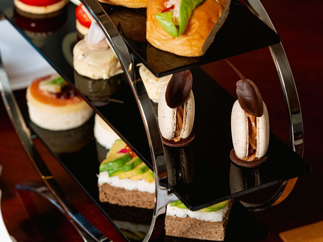 Dining at Pullman Cairns International