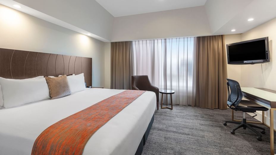 King Suite with Harbour View | Rooms at James Cook Hotel