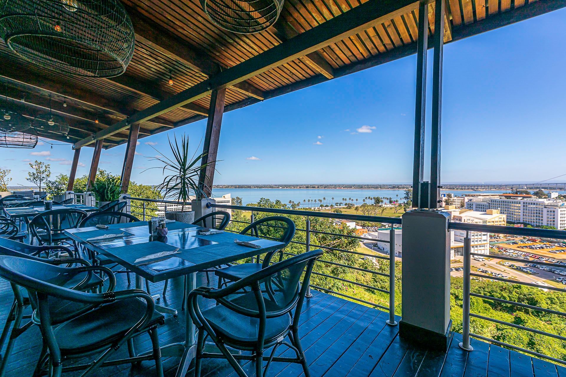 Restaurants in Maputo | Hotel Cardoso