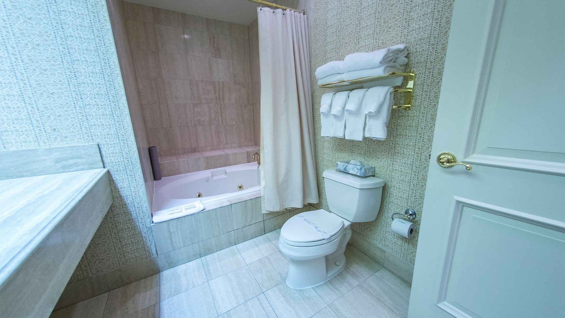 Clubhouse King Suites | Dancing Rabbit Inn