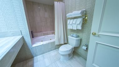 Clubhouse King Suites | Dancing Rabbit Inn