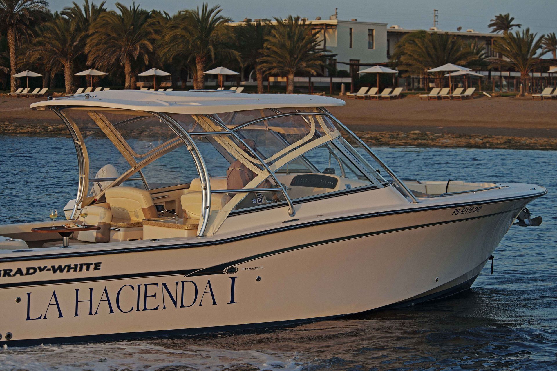 Nuestros Botes | Hotel Bahia Paracas