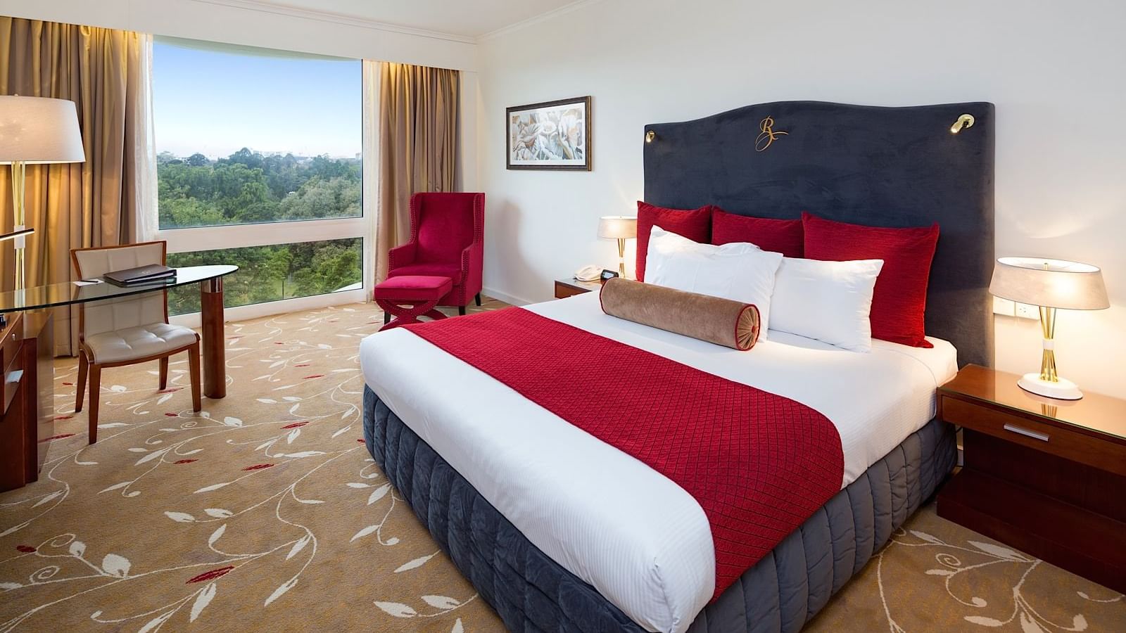 Deluxe Park View King | Royal on the Park Brisbane