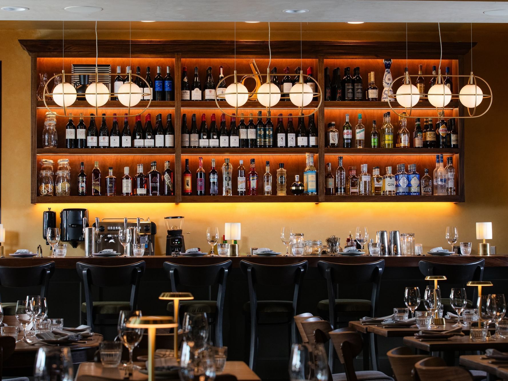 Lorette Brasserie | Summit Lodge Whistler | Dining