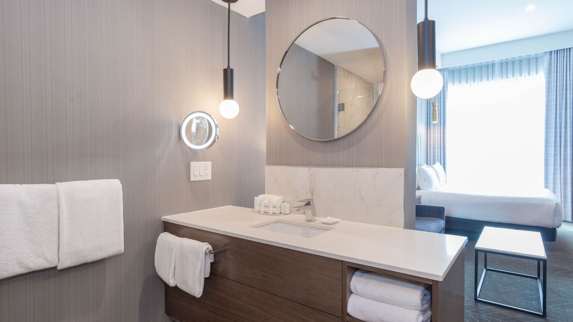 Standard Room, 1 King Bed, Sofa Bed, Euro Bathroom | Sandman Sherwood ...