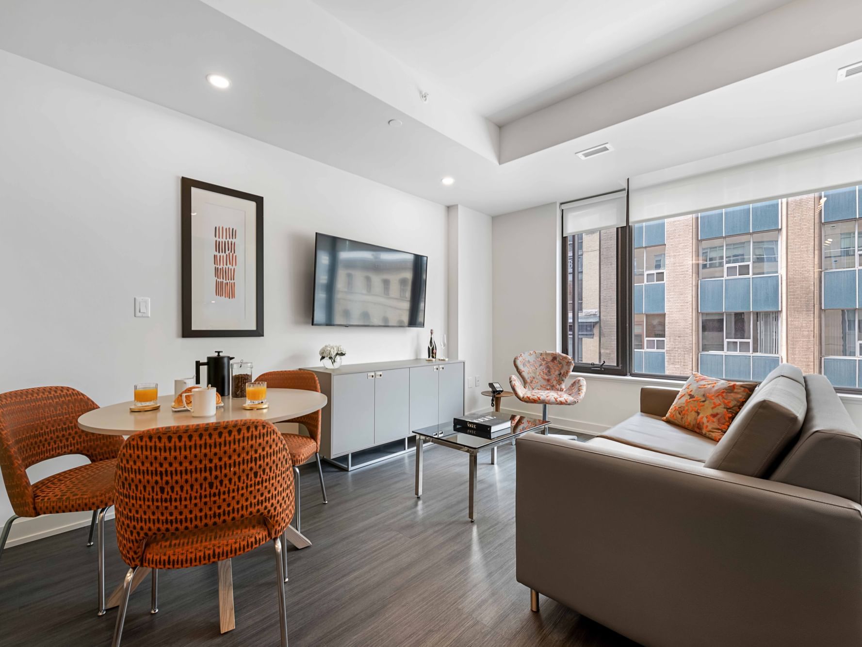 Executive One-Bedroom Courtyard | reStays Ottawa