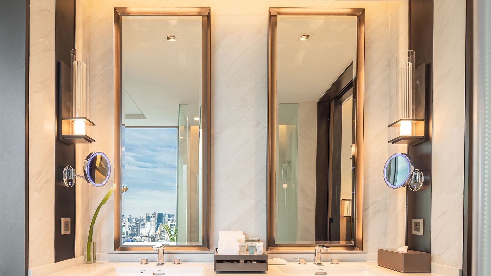 Premium Deluxe with Lounge Access in a hotel near BTS Skytrain