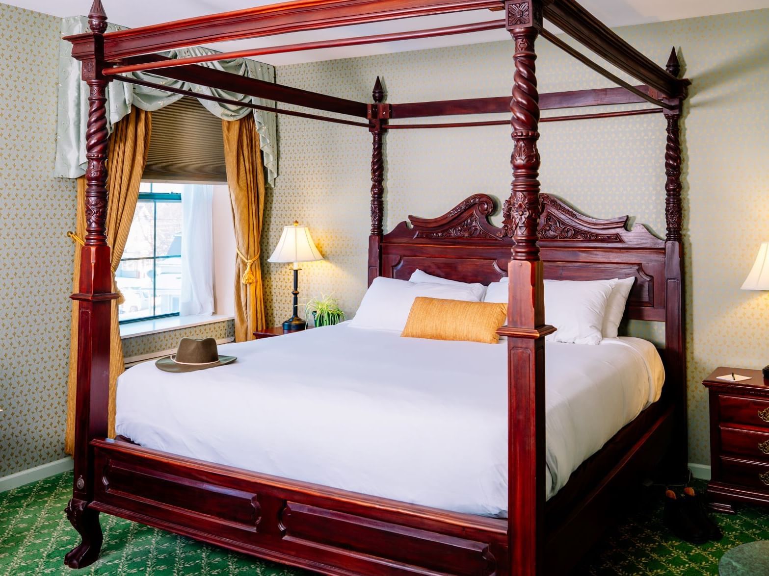 Lodging in Marquette MI | The Landmark Inn Rooms & Suites