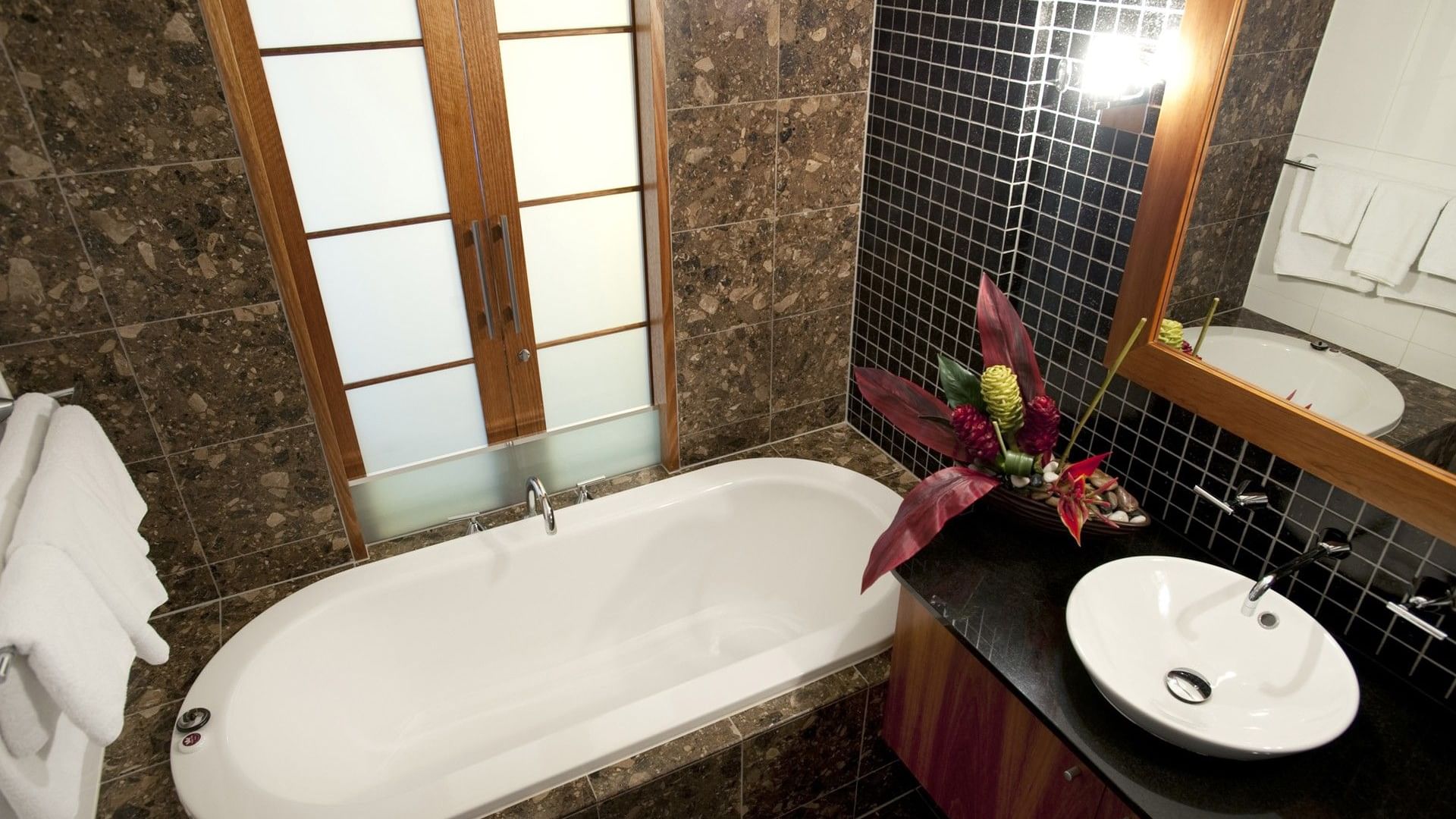 Room - Detail page | Majestic Roof Garden Hotel