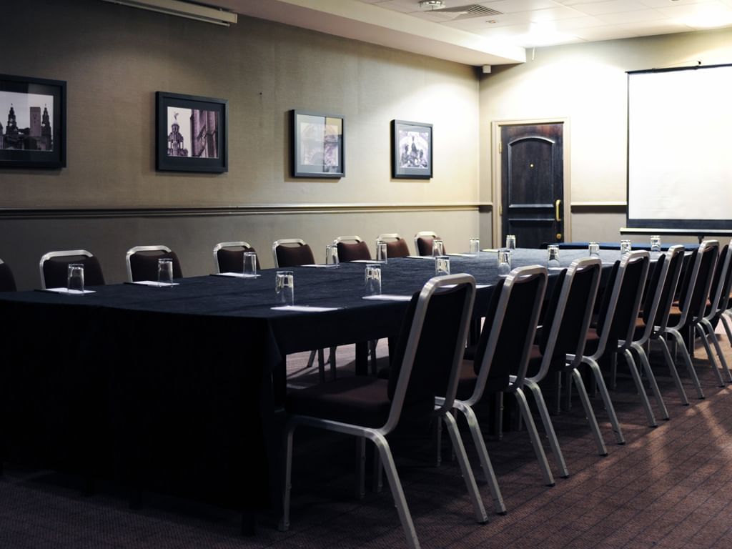 Hotel in Liverpool With Parking | Near Airport | Village Hotels