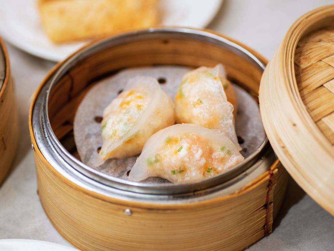 Wah Lok Cantonese Restaurant Singapore | Carlton Hotel Singapore