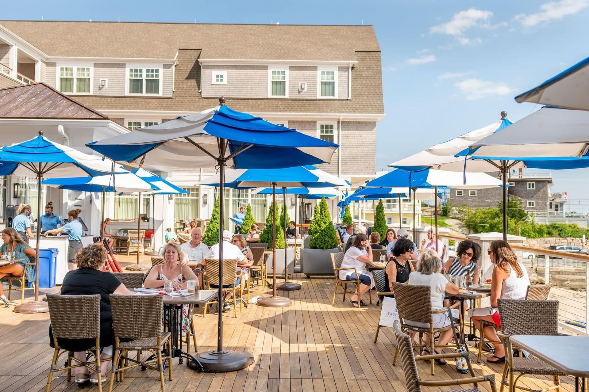 Amenities | Hotels With Rooftop Pools | Beauport Hotel Gloucester