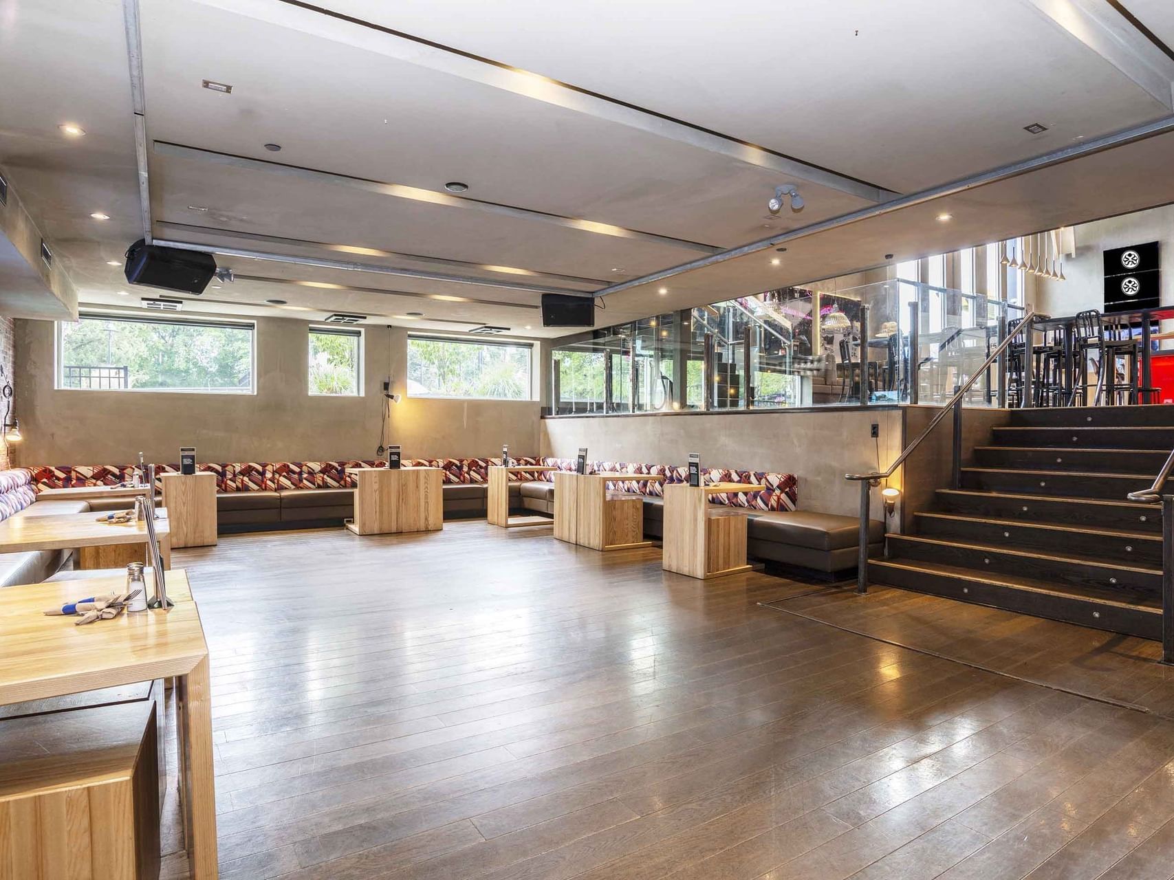 Shark Club Sports Bar & Grill | Sandman Signature Kamloops Hotel