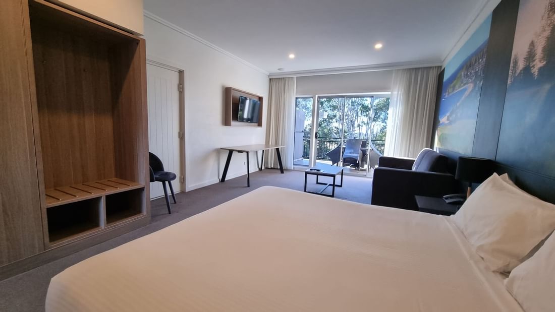 Deluxe King Balcony Room | Mercure Gerringong