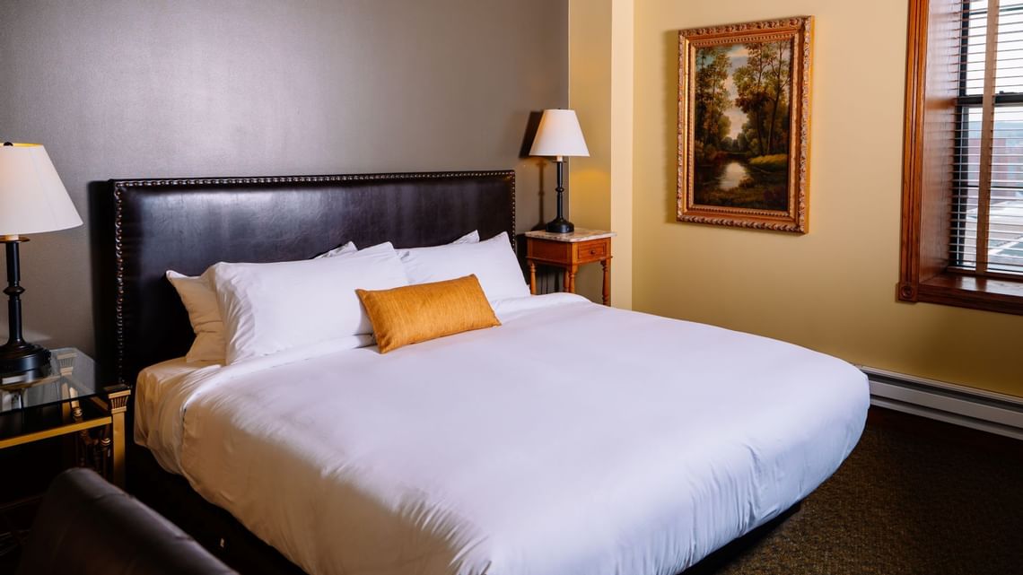 Penthouse Suite | Lodging Marquette MI | The Landmark Inn