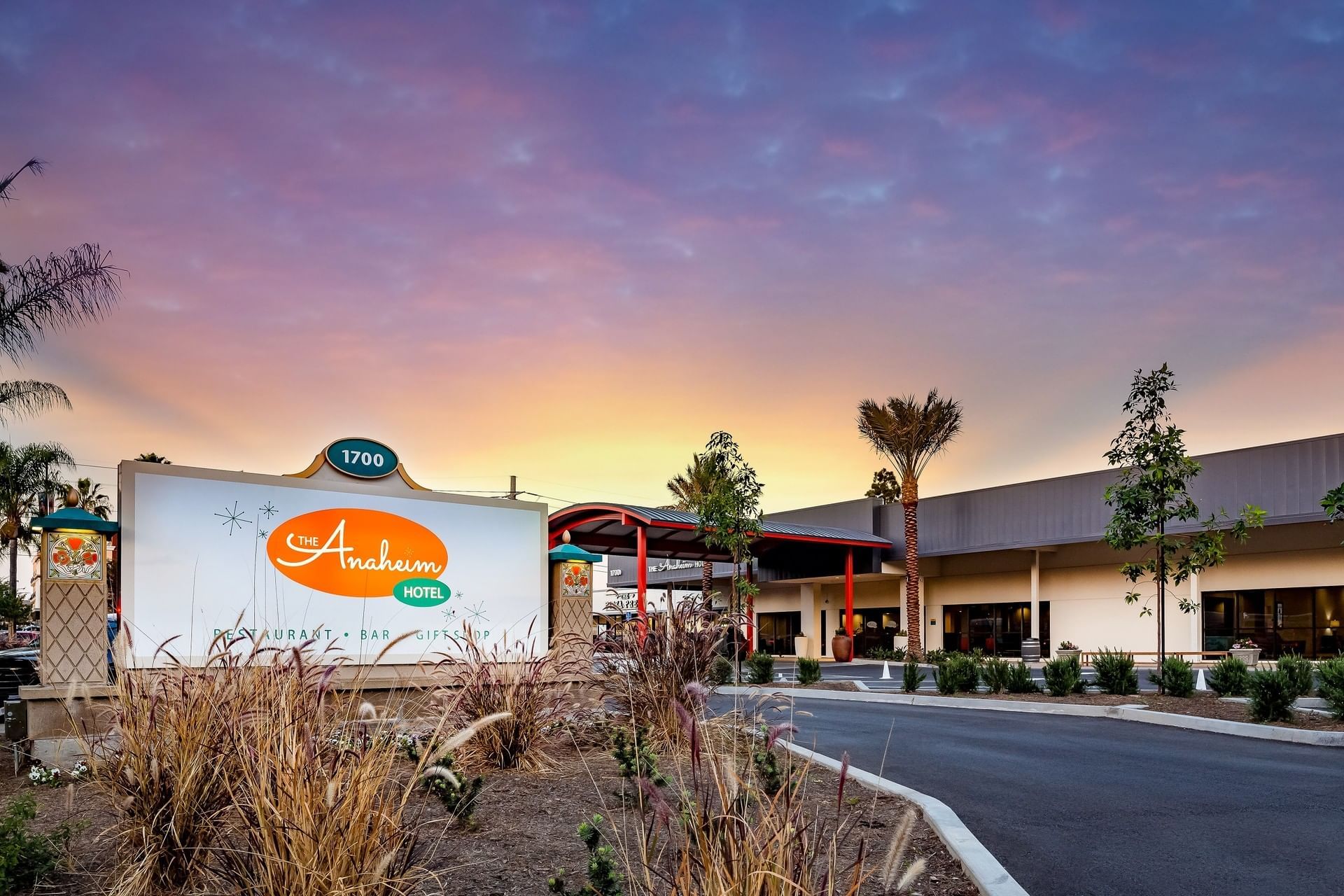 The Anabella Club™ - The Anaheim Hotel