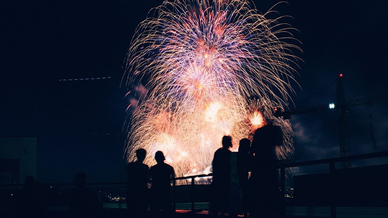 Waterfront Fireworks Display | West Beach Inn, a Coast Hotel