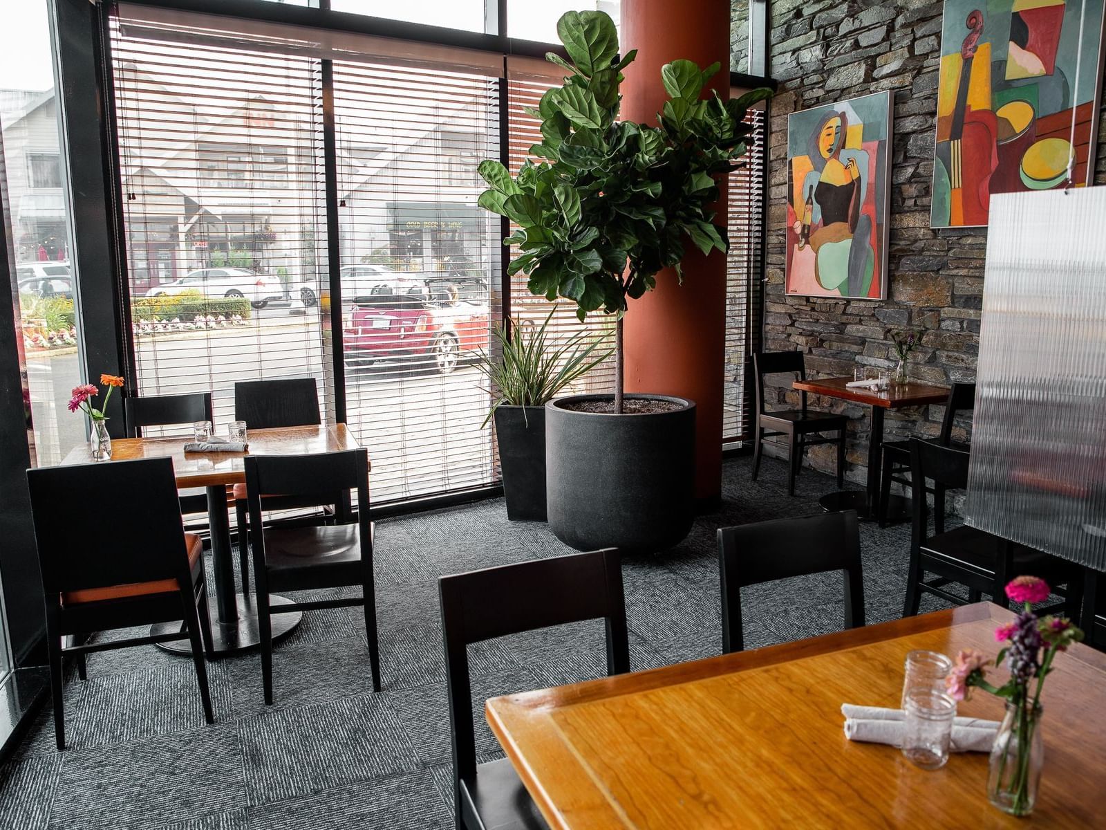 Ten Acres at The Pier - Sidney Pier Hotel & Spa