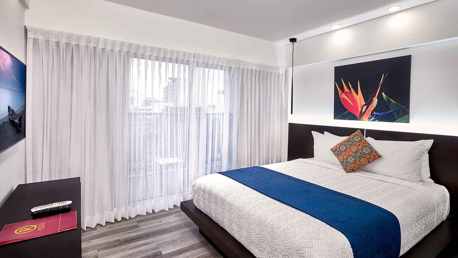 Two Bedroom Penthouse Loft Suite - The R Hotel