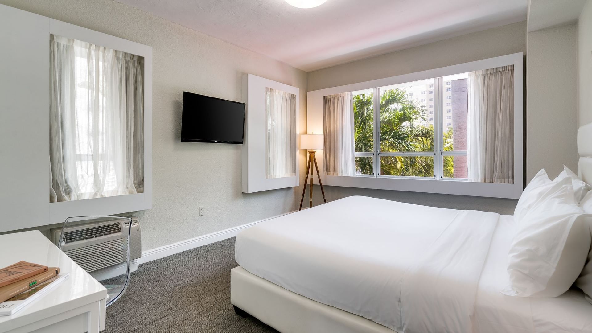 Standard King | Miami Beach Hotel Rooms & Suites
