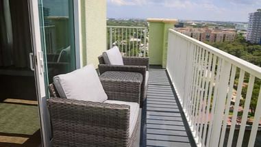 1 Bedroom Suite Corner Balcony, Riverview - Riverside Hotel