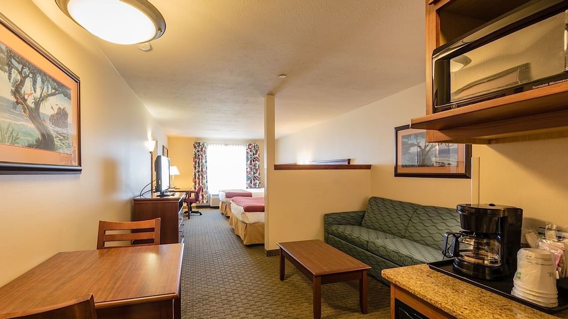 Mid Level Two Queen Suite Triple Play Resort