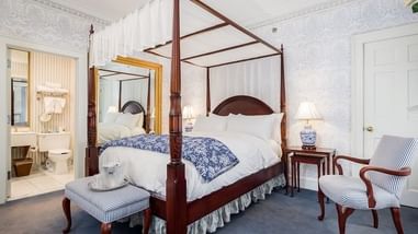 Deluxe Queen | Simsbury 1820 House