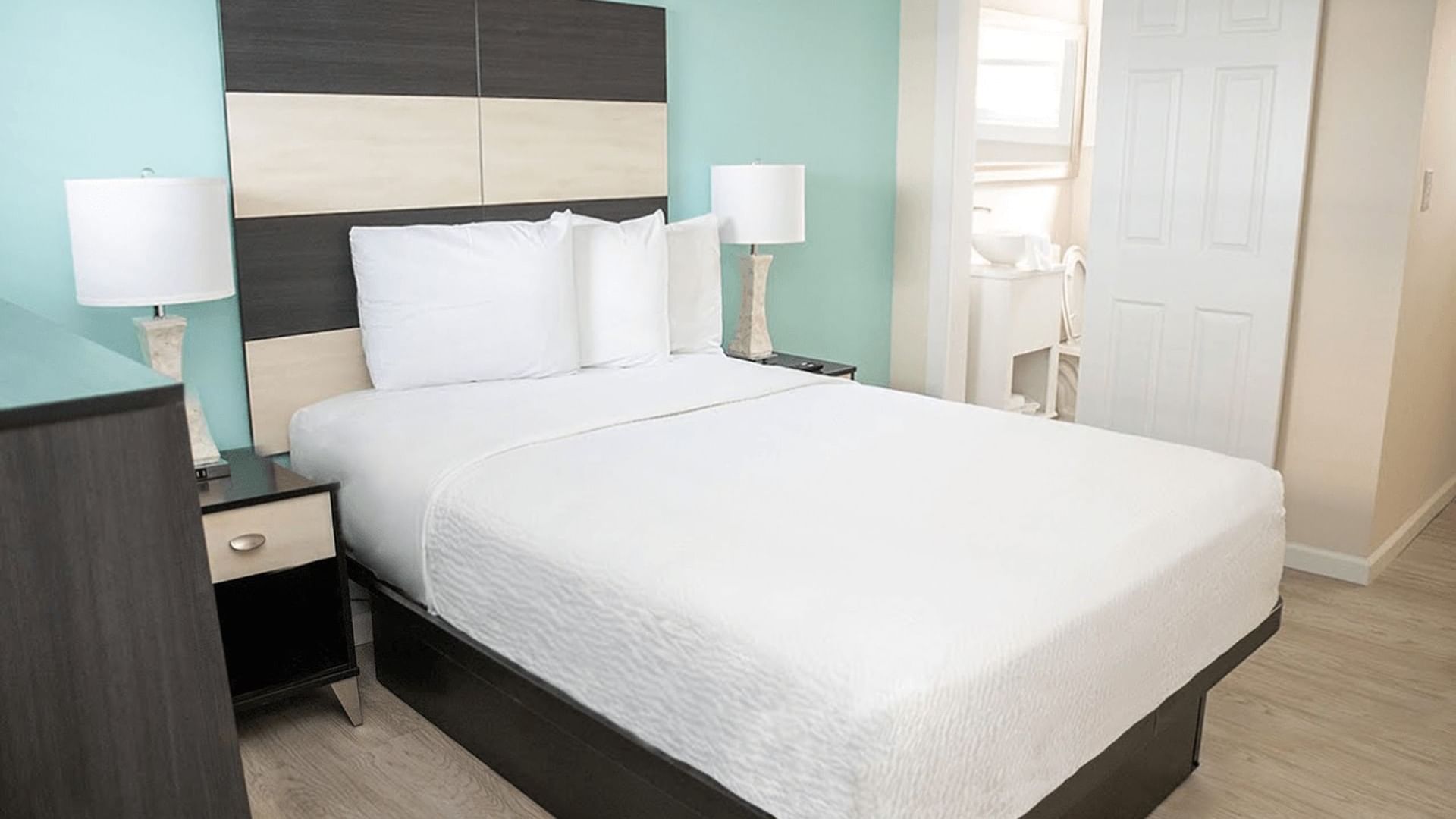 1 Double Bed | Madison Beach Motel