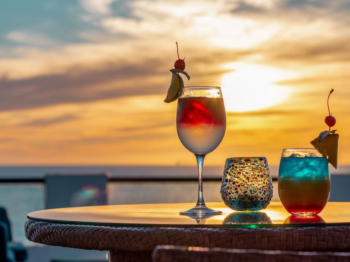 Sky Bar Lounge | Dining at Plaza Pelicanos Grand Beach Resort