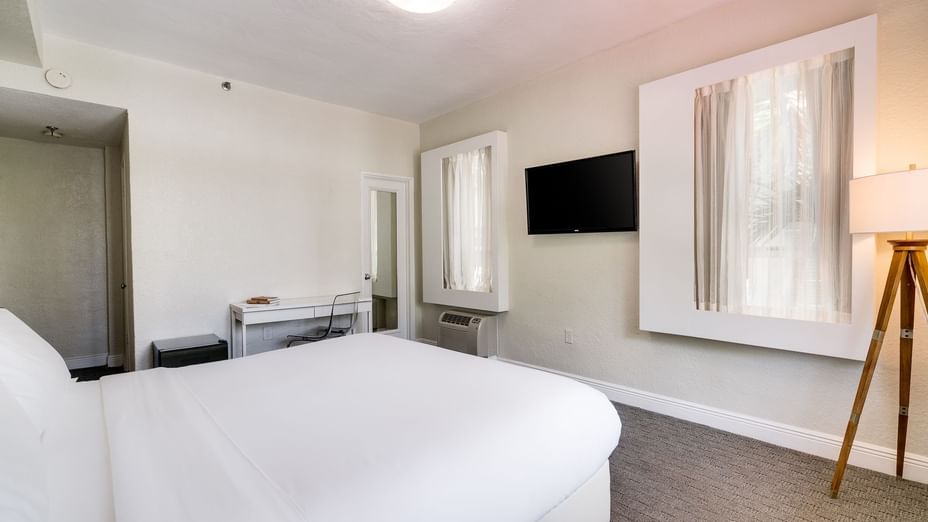 Standard King | Miami Beach Hotel Rooms & Suites