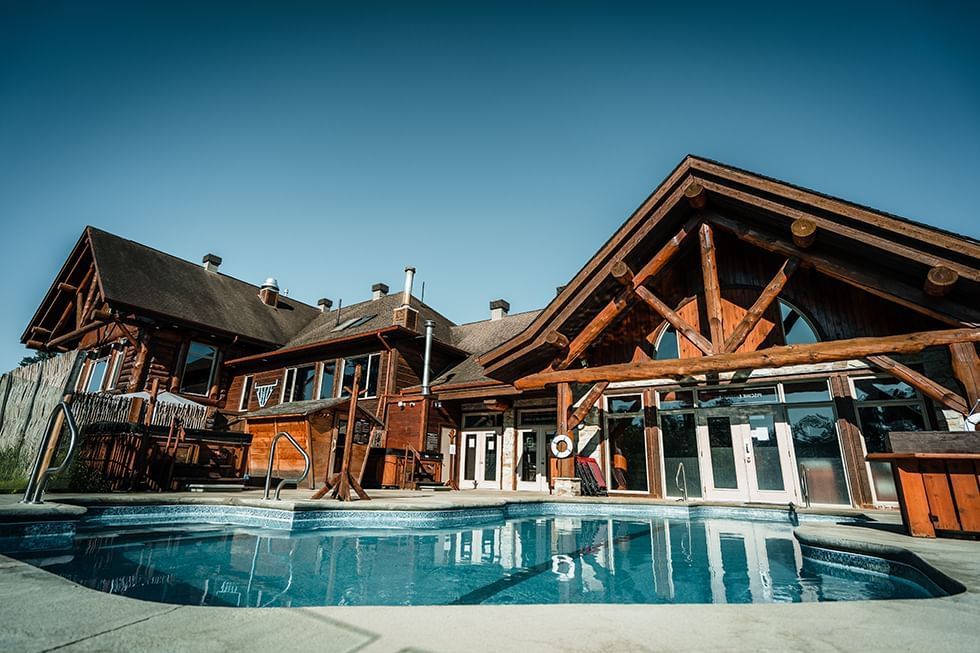 Pool & Bath Area | Auberge du Lac Taureau, Saint-Michel-des-Saints