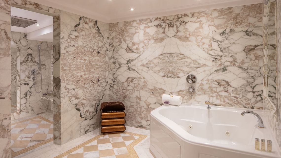 Qaruh Suite | Hotel Offers at master_brand