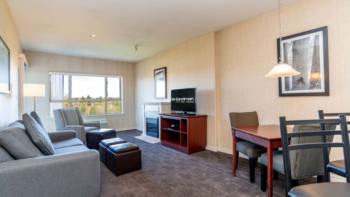 Standard Suite, 1 King Bed, Sofa Bed, Kitchen | Sandman Surrey Hotel Suites