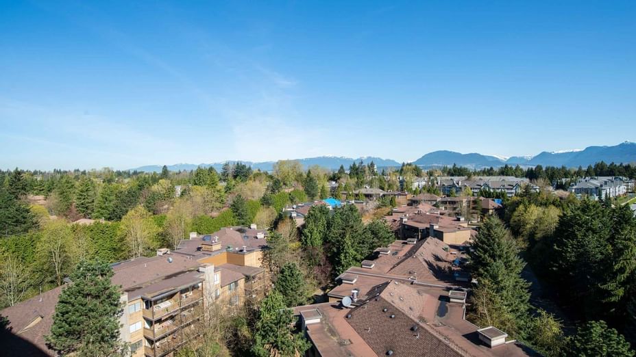 Standard Suite, 1 King Bed, Sofa Bed, Kitchen, View | Sandman Surrey ...