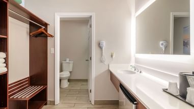 King Room Ground Level Terrace | Ogunquit Maine Accommodations