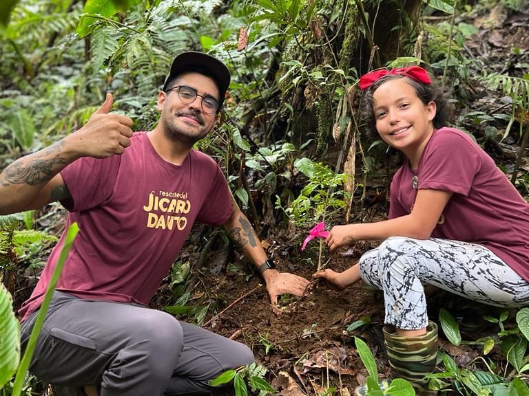 Planting of 150 Jícaro Danto trees | Costa Rica Rainforest Hotel Blog