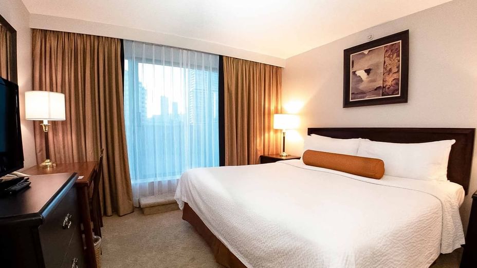 Superior King Suite | Rosedale on Robson Suite Hotel